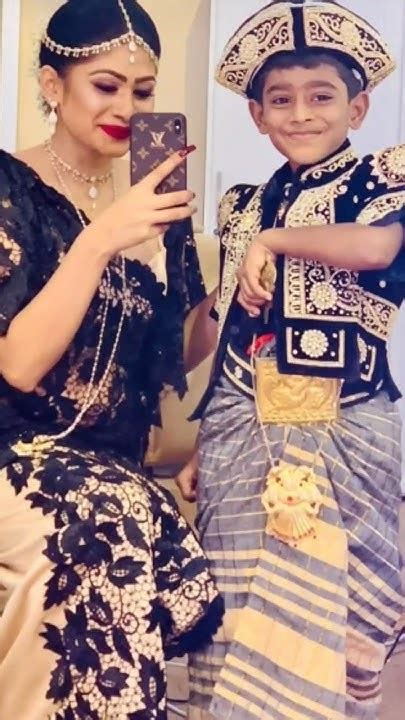 තමන්ගෙ පුතා වෙනුවෙන් ඕනම දෙයක් කරන ආදරණීය අම්ම කෙනෙක් තමයි පියුමි කියන්නෙ 😍 Youtube