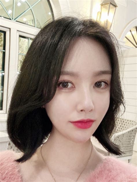 리얼스토리 1 페이지 눈이 예쁘다 그래서 아몬드성형외과