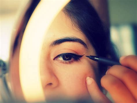 Tips And Tricks Of Under Eye Makeup Her Beauty
