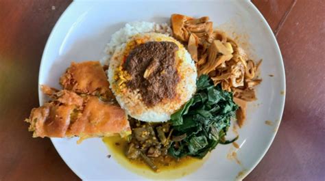 5 Rekomendasi Nasi Padang Enak Dan Murah Di Sekitar Kampus Brawijaya Malang