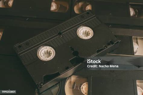 배경으로 Vhs 비디오 테이프의 스택 오래된 비디오 카세트 테이프 복고풍 기술 1990 1999 년에 대한 스톡 사진 및 기타 이미지 1990 1999 년 가정용
