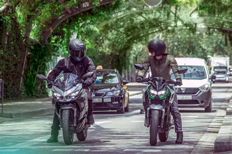 Spark A New Era With Kawasakis First Ev Motorcycles Z E1 And Ninja E1
