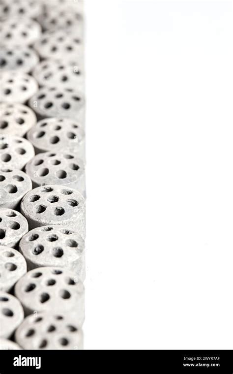 Carbon Dioxide Reforming Of Methane Nickel Catalyst Seven Holes Cylinder Pellet Form Shape