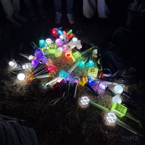 오늘자 탄핵 시위 아이돌 응원봉 인스티즈 Instiz 이슈 카테고리