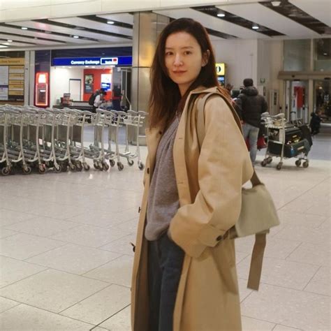 정유미 패션 속 버버리 여자 트렌치코트 크로스백 가방 얼마 네이버 블로그