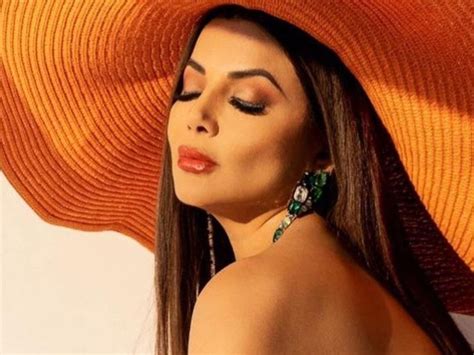 Aleida Núñez tres fotos de su figura que muestran por qué es de las consentidas