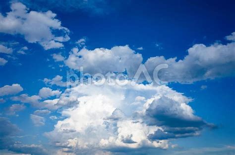 夏空にそびえる積乱雲 No 2245754｜写真素材なら「写真ac」無料（フリー）ダウンロードok
