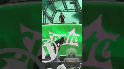 워터밤2022 [이영지 나는이영지] 영지vs워터밤관객 물총싸움 이영지 나는이영지 워터밤2022 워터밤 이영지축제 Youtube