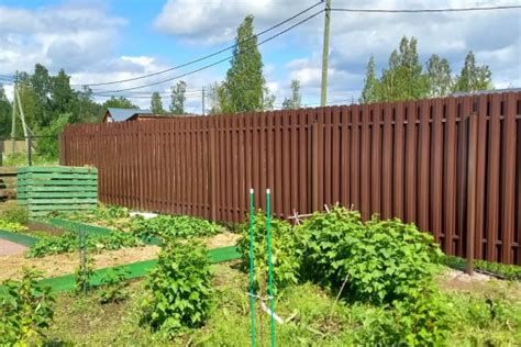 Евроштакетник цвета шоколад. Купить забор в Москве. Цена с установкой ...