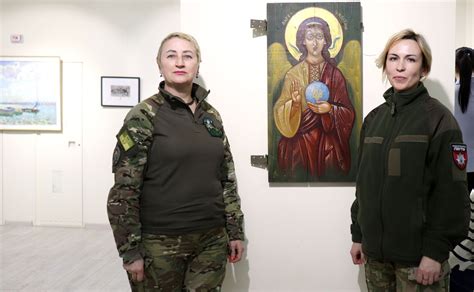 Митці на передовій столична галерея демонструє виставку «АРТСПРОТИВ Вечірній Київ