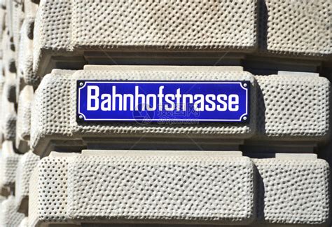 瑞士苏黎世的Bahnhofsstr高清图片下载 正版图片504770436 摄图网