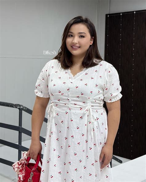 ЖЕНСКАЯ ОДЕЖДА БОЛЬШИЕ РАЗМЕРЫ Plus Size КЫЗЫЛОРДА Платье Рр 48 58 Цена 19500kzt Сумка