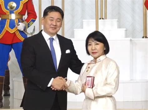 Гавьяат эмч багш эдийн засагч хуульч барилгачин холбоочин тээвэрчин төрлөө Hunnu Mn