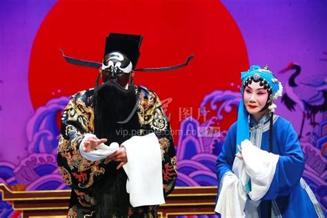四川遂宁：复排大型经典传统剧目《铡美案》上演 人民图片网