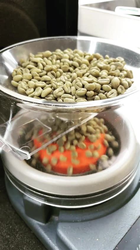 데이터분석 커피밸런스는 로스팅이란 객관적인 데이터와 경험에서 축적된 감각적인 데이터를 토대로 생두가 가지고있는 캐리터를 충분히 발현시키는 작업이라고 생각합니다 객관적인