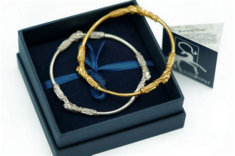 Istoriali For English Scroll Down სამაჯური ფიჭვნარი მასალა ვერცხლი მოოქროვილი ცივი