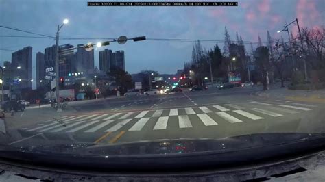 블박 퇴근길 오토바이신호위반vs차량 사고목격자영상