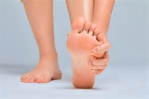 저릿저릿 계속되는 발저림 병 걸린 건 아닐까