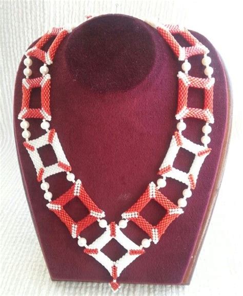 Колье выполнено в технике мозаичное плетение Gioielli