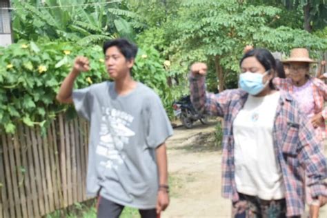 ယင်းမာပင် ဆားလင်းကြီး ရွာပေါင်းစုံ သပိတ် စစ်ကြောင်း အကြမ်းဖက် စစ်အာဏာရှင် တော်လှန်ရေး ချီတက