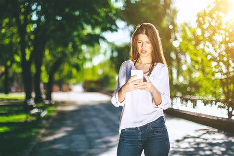 Getting Mixed Signals From The Guy You Like Is Pure Torture