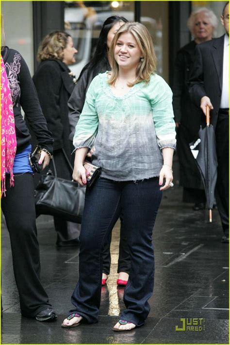 Kelly Clarksons Feet