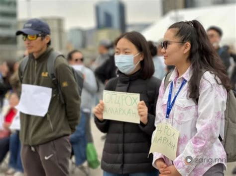 Огцрох амархан жагсаал 12 дахь өдрөө үргэлжилж байна