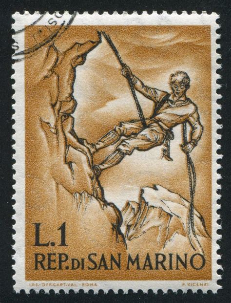 Bergsteiger Der San Marino Absteigt Redaktionelles Stockfotografie Bild Von Poststempel Seil