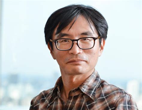 居酒屋の女将安楽椅子が猟奇犯罪を鮮やかに解決 居酒屋一服亭の四季東川篤哉さんインタビュー ダヴィンチWeb