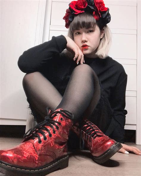 Анастасиз (Anastasiz) – видео ютуб блогера, инстаграм фото с парнем и ...