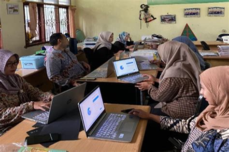 Providing Technology Access To West Java Schools Microsoft Local Providing Technology Access To West Java Schools Microsoft Local