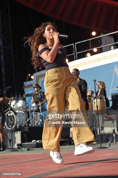Alessia Cara Performing Photos And Premium High Res Pictures Getty Images