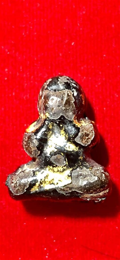 พระปิดตาเนื้อผงคลุกรักหลวงปู่เอี่ยม วัดสะพานสูงพิมพ์ตะพาบใหญ่ Ennxo