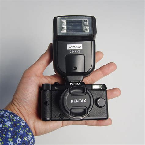 Smallest Tiltable Flash For Q