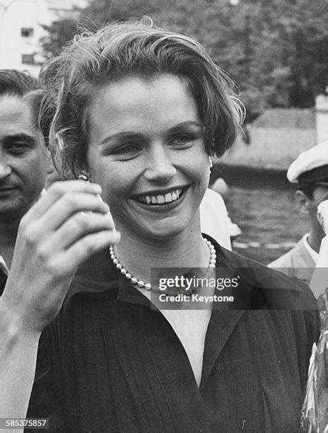 Lee Remick 1950s Photos And Premium High Res Pictures Getty Images