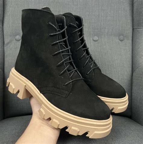 Терміново 🚨 — ціна 650 грн у каталозі Чоботи Купити жіночі речі за доступною ціною на Шафі