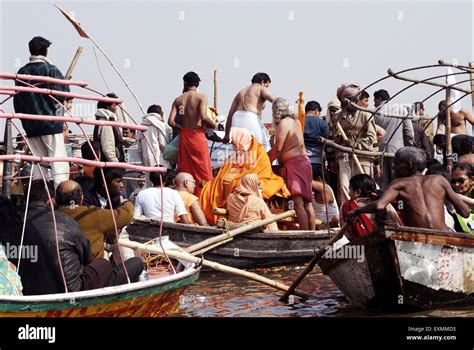 Pilgrims Gather Confluence Ganges Yamuna Mythical Saraswati Rivers Take