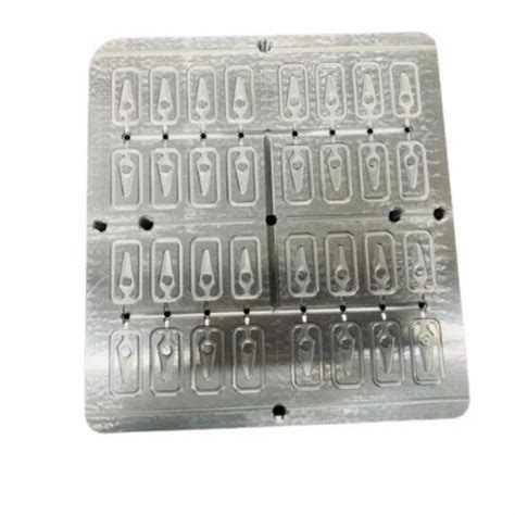 stainless steel hot runner plastic garment tag injection mold upright