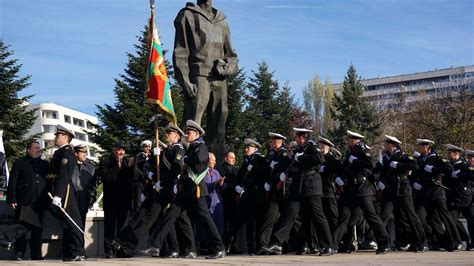 Военноморското училище във Варна чества своя патронен празник Новини бг