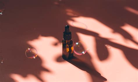 파이펫이 달린 유리 병에 세럼 여성 피부를 케어하기 위한 에센셜 오일 스킨 케어 보습 화장품 0명에 대한 스톡 사진 및 기타 이미지 Istock