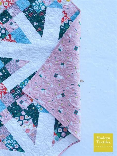 Polar Magic Asterisk Quilt And Holiday Ball Panto