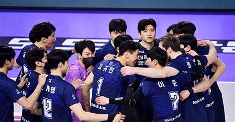 정지석 24점 선두 대한항공 풀세트 끝에 2위 현대캐피탈 격파