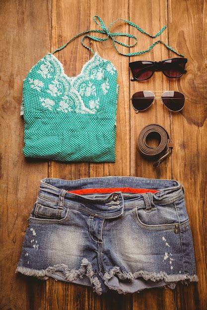 Premium Photo Differents Objects Using Every Days For The Summer