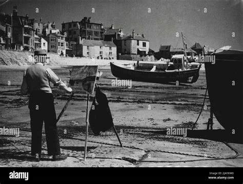 Mr Fred Bottomley For 25 Years A Members Of St Ives Artists Society Works On The Sands Of St