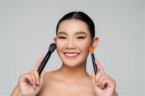 Teknik Contour Make Up Untuk Pemula Solusi Mudah Membuat Wajah Tirus