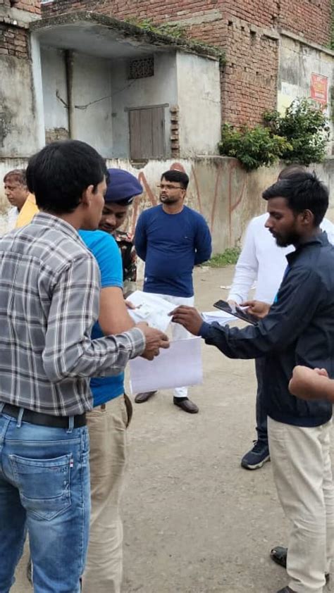 BPSC Bihar Teacher Exam Photos BPSC TRE Day Candidates Lying At The Station Bus Adda Trains