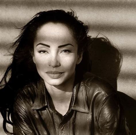 Pin By Jana Simone On 90s Life Sade Adu Sade Singer
