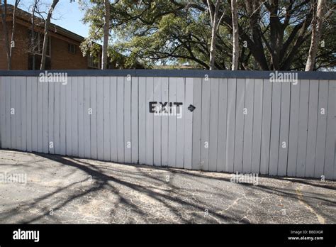 No Exit Fence Hi Res Stock Photography And Images Alamy