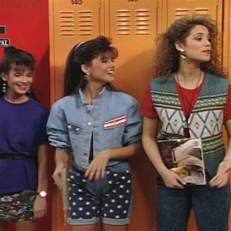 Bustle Kelly Kapowski Style Fashion 90s Fashion