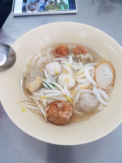 เกี๋ยมอี๋น้ำ ร้าน เย็นตาโฟทรงเครื่องบางใหญ่